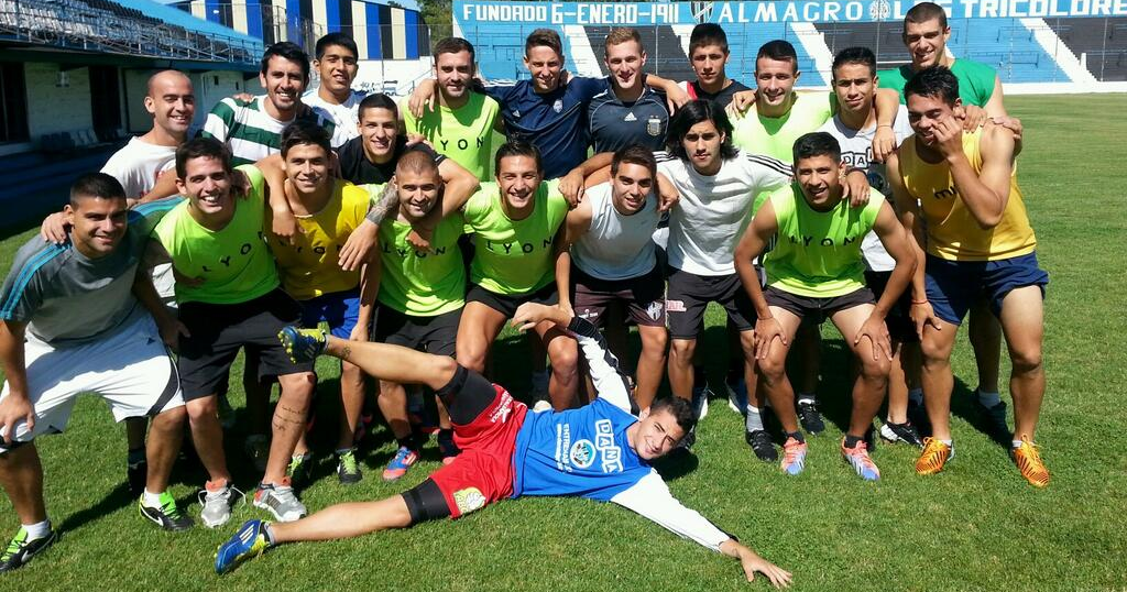CLUB ALMAGRO www.almagro100.com.ar: ALMAGRO VOLVIO A ENTRENAR