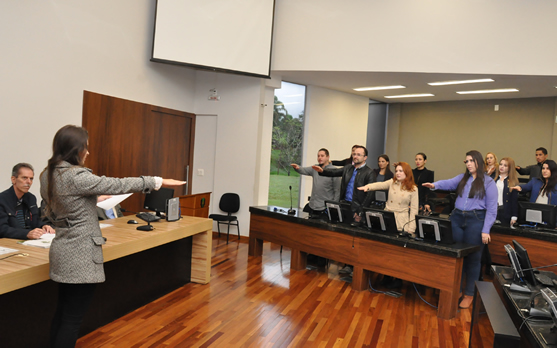 Blog da Pró-Reitoria de Graduação da UEL: Formandos de 11 cursos colam ... Blog da Pró-Reitoria de Graduação da UEL: Formandos de 11 cursos colam ...
