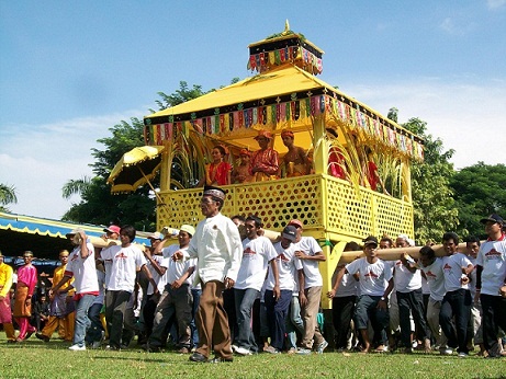 Kesenian dan Kebudayaan Nusa Tenggara Barat ~ Syubidu (┌'⌣')┌♥┐('⌣'┐)