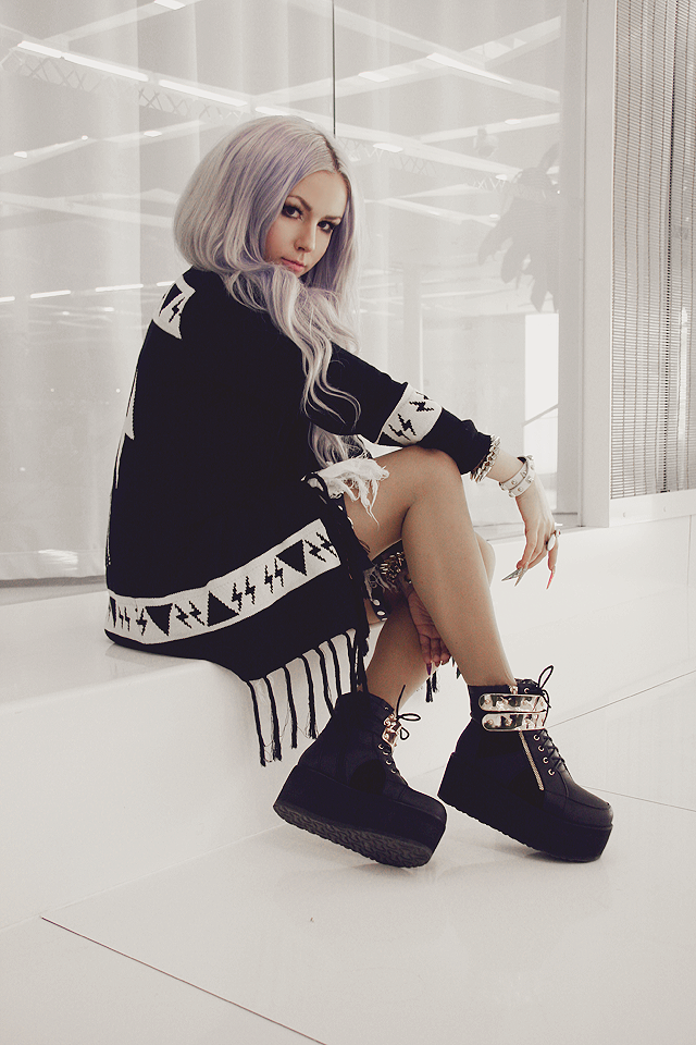 Natural 21 inch Waist Girl Blog // BlackSaliva's Update