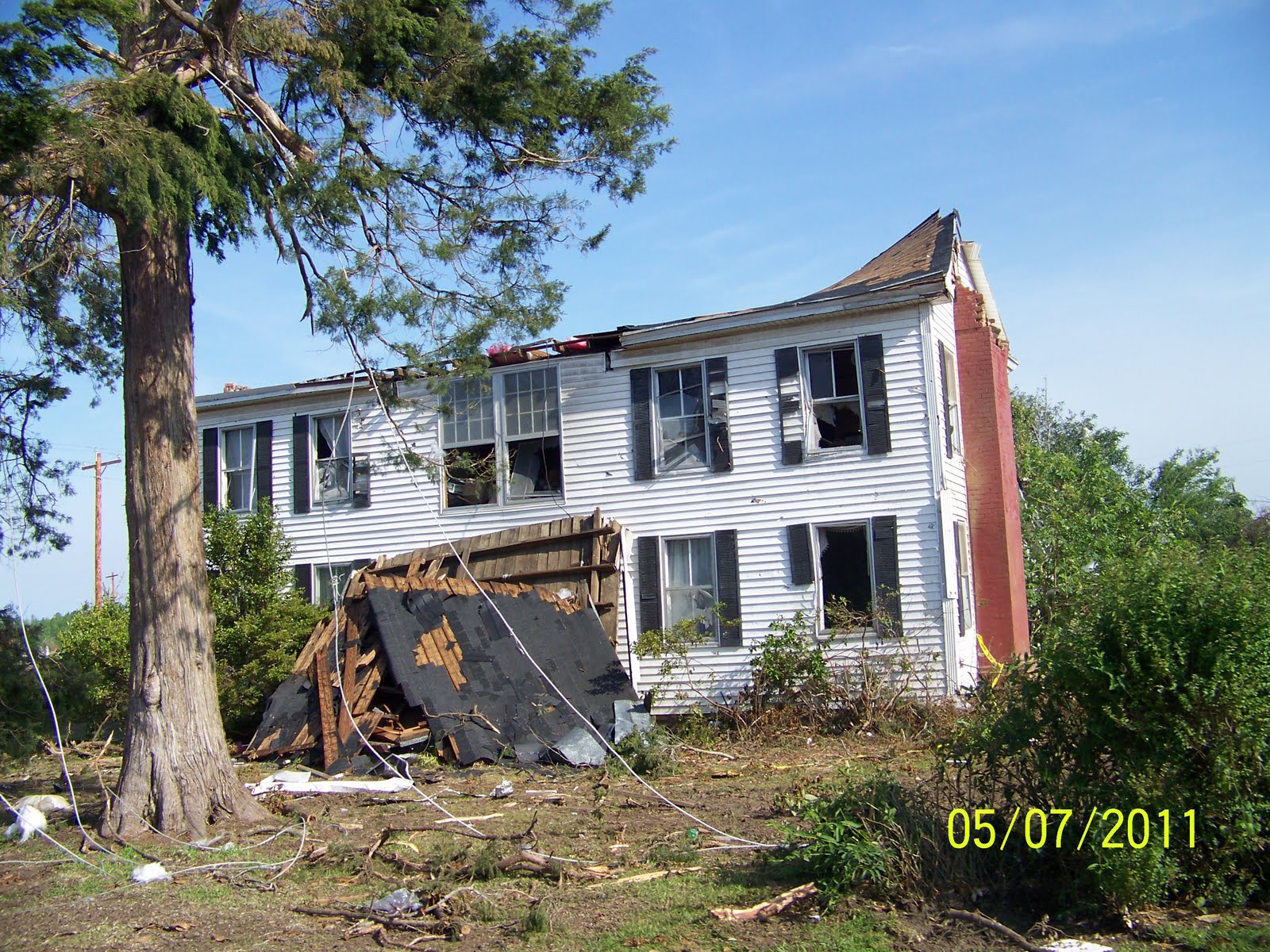 Darryl and Cindy Cunningham: Photos of Smithville Tornado Damage