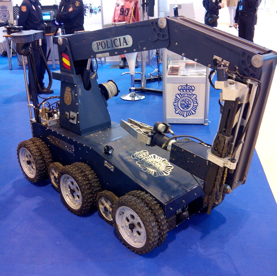 Una historia de la Policía Nacional.: Robot desactivador de explosivos ...
