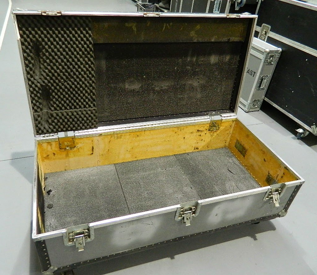 Sold - Extra Large Road Trunk Flight Case - £99 ~ One One Two.....