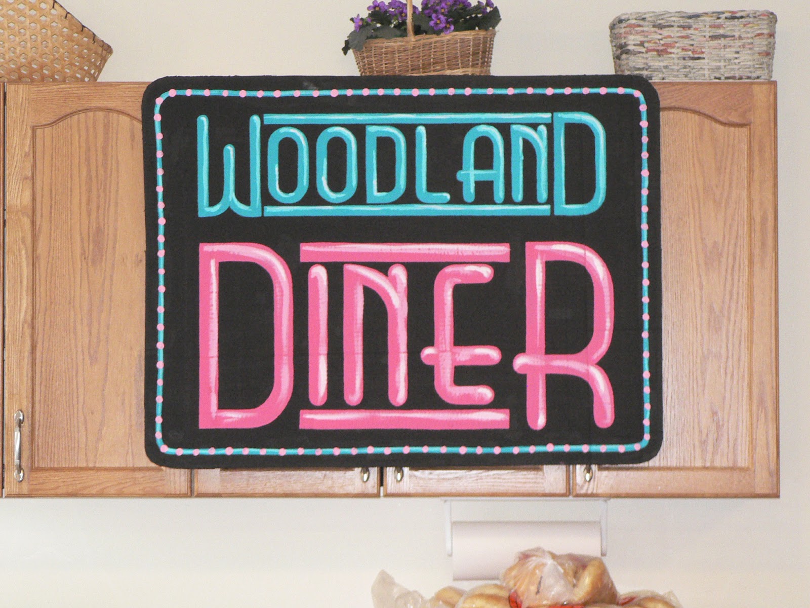 StudioÉLAN: Woodland Diner -Making a Hand Painted Sign on the CHEAP