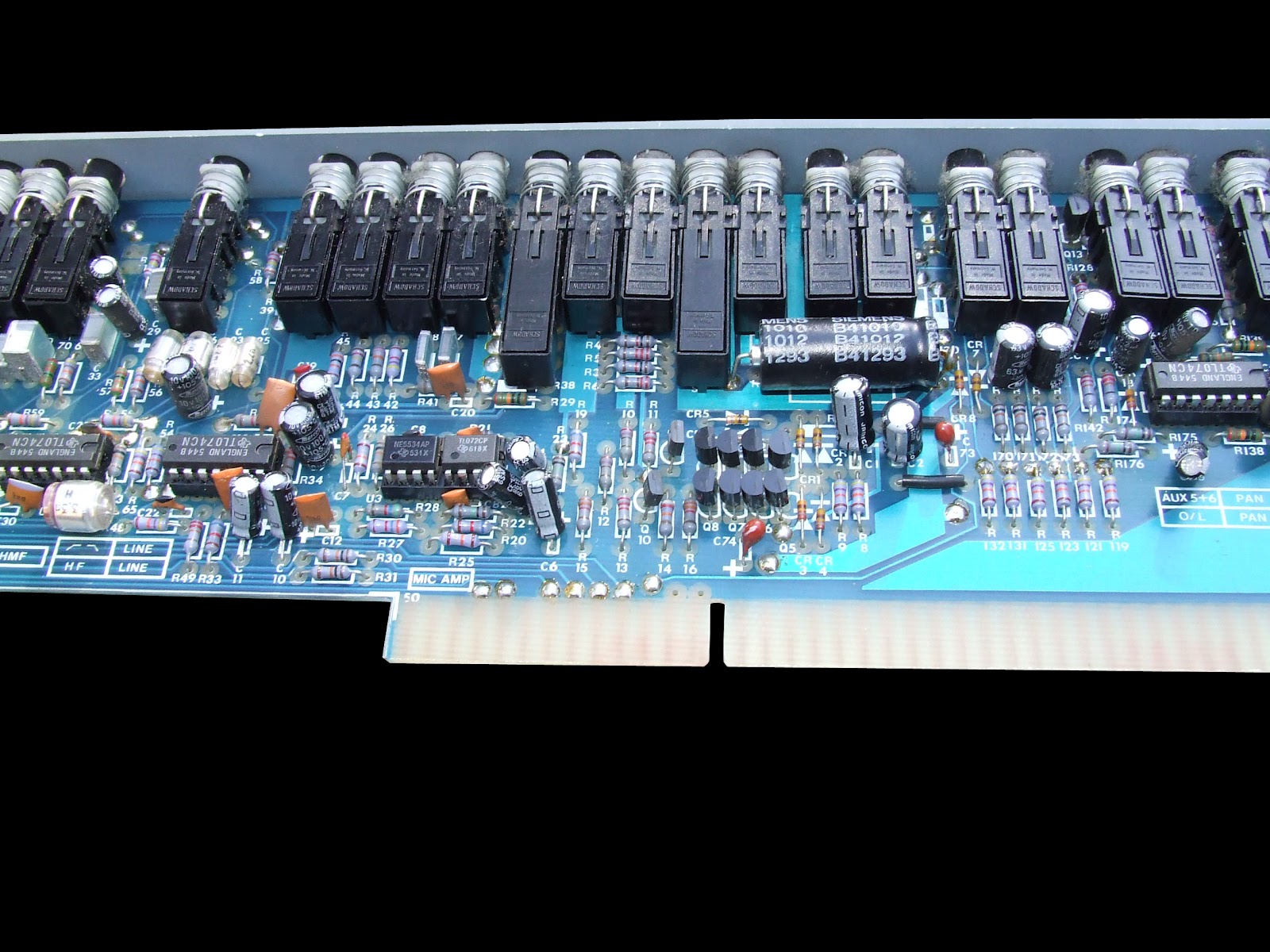Vintage Audio Workshop: Amek Angela Mixing Desk Part 1
