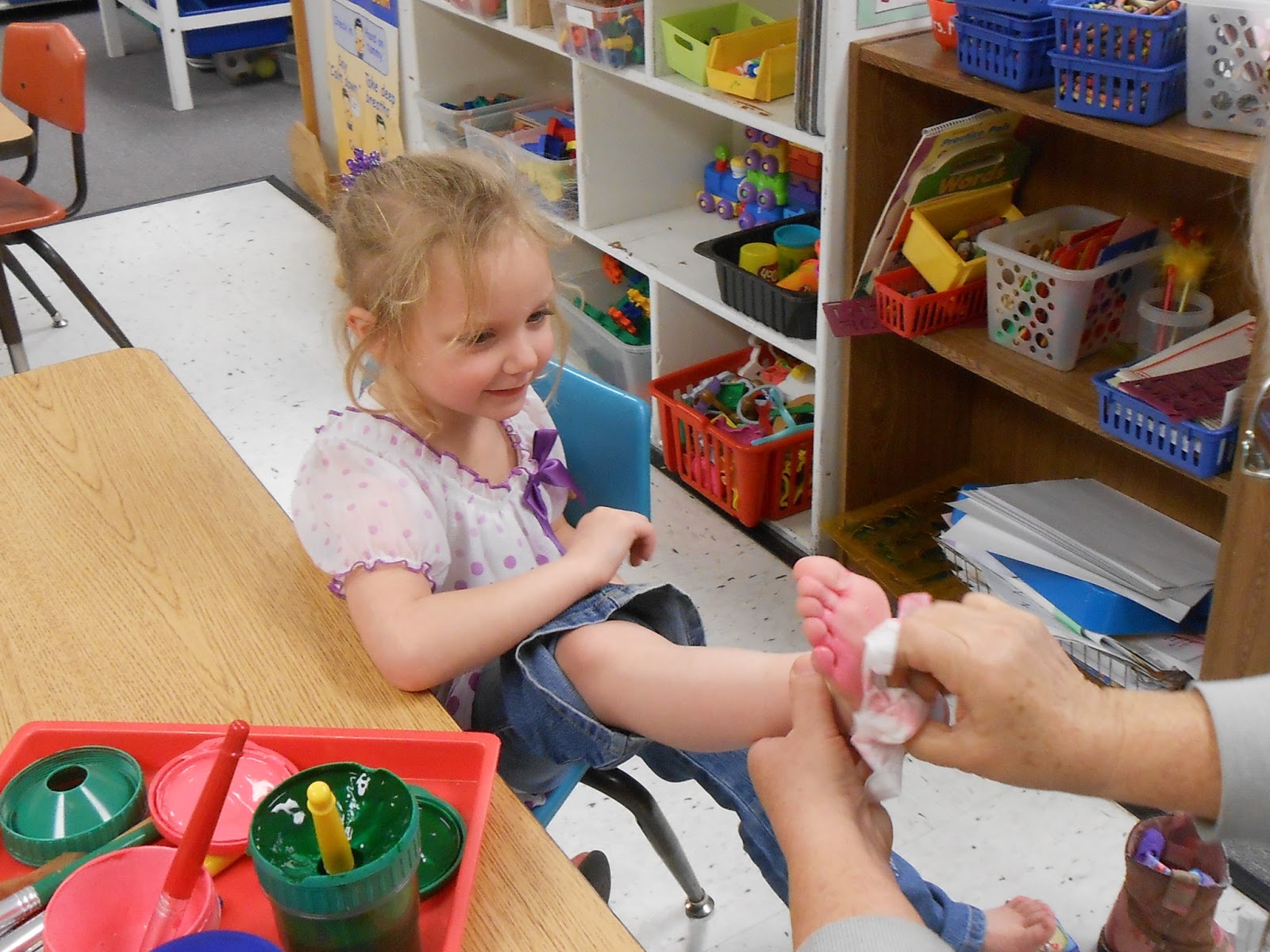 Preschool Montgomery: Foot Painting
