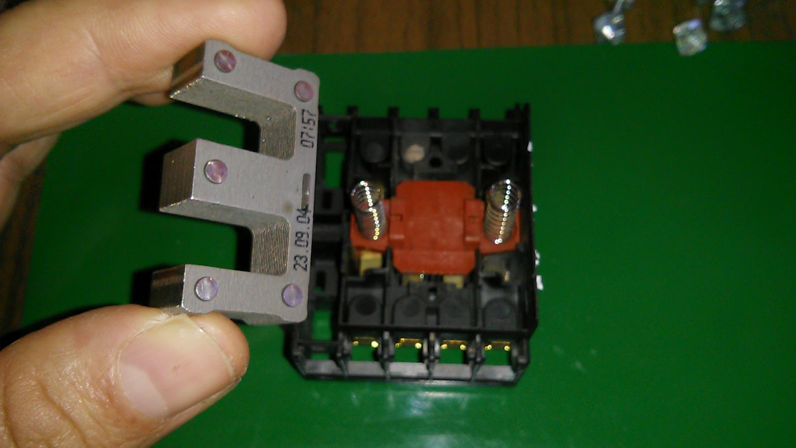Automatización y Robótica Industrial: El contactor y sus averías.