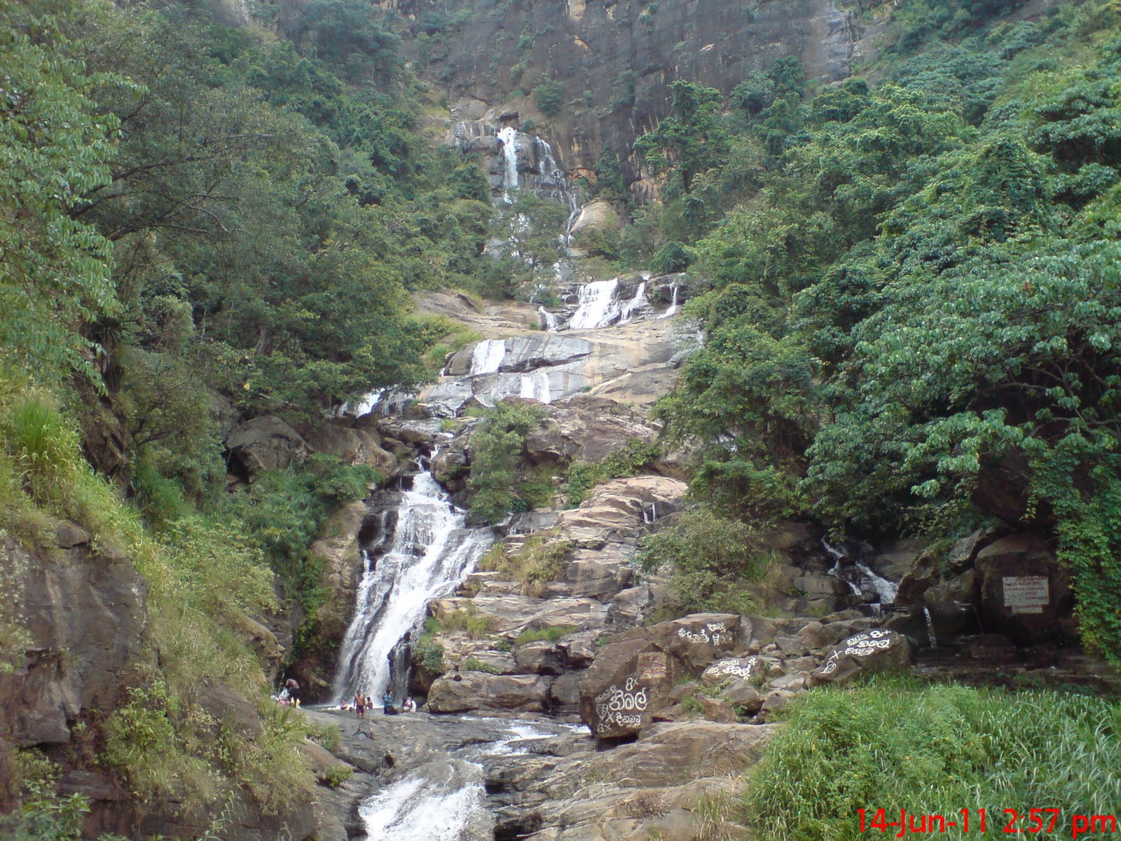 my camera album: Ravana falls - Ella