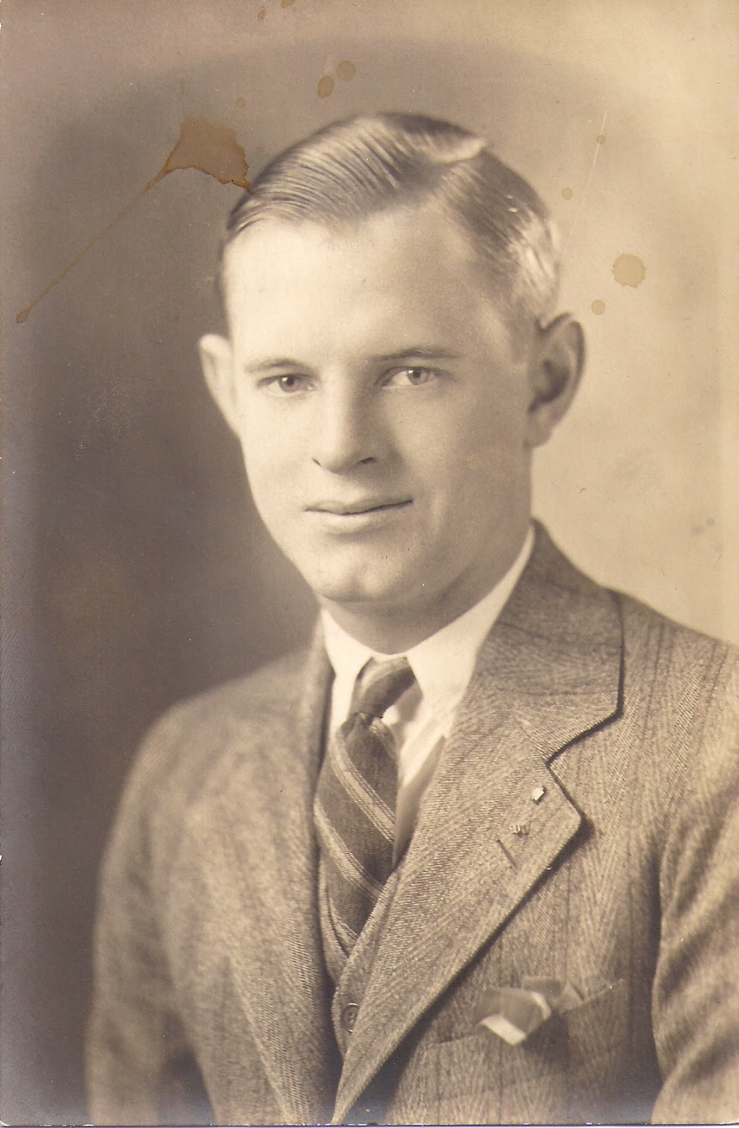 Moments in Time, A Genealogy Blog: Friday's Photo: An Unidentified ...