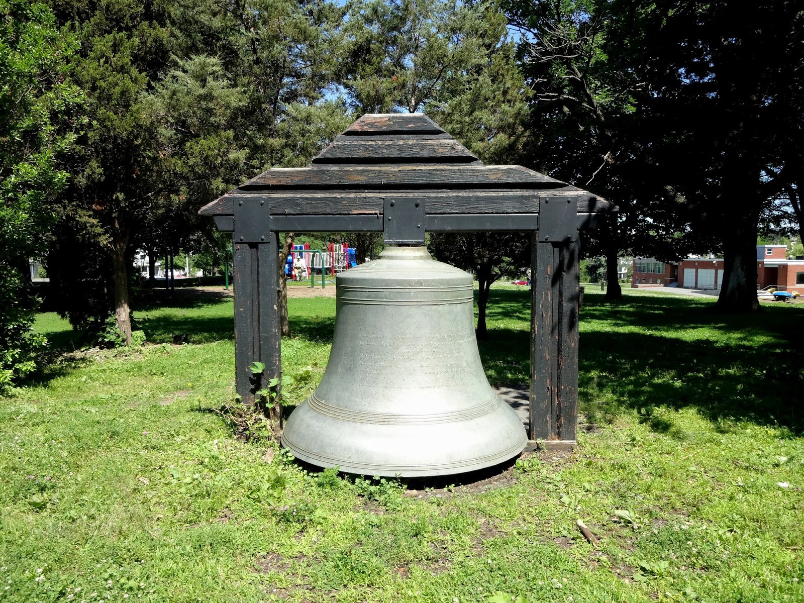 Albany (NY) History: The Meneely Bell in Lincoln Park