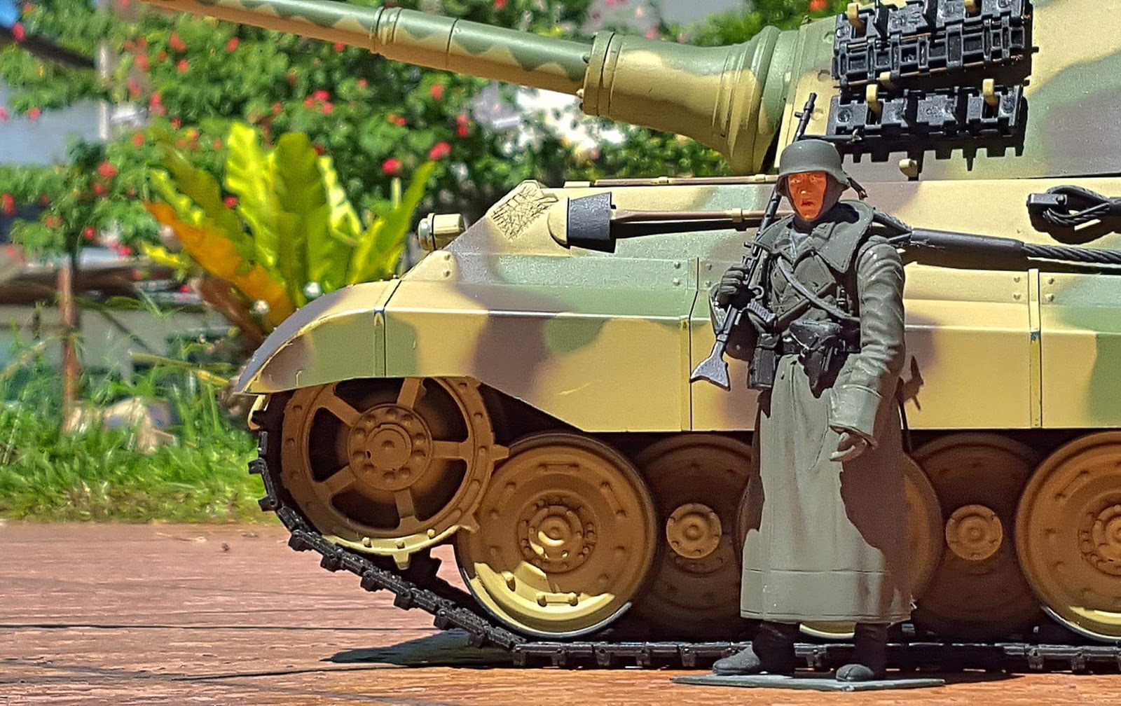 Bru RC Armory: Tamiya 1/16th Wehrmacht machine gunner figure