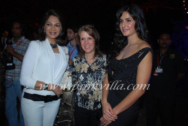 only-katrina: Katrina kaif with family and sister Isabella kaif only-katrina: Katrina kaif with family and sister Isabella kaif