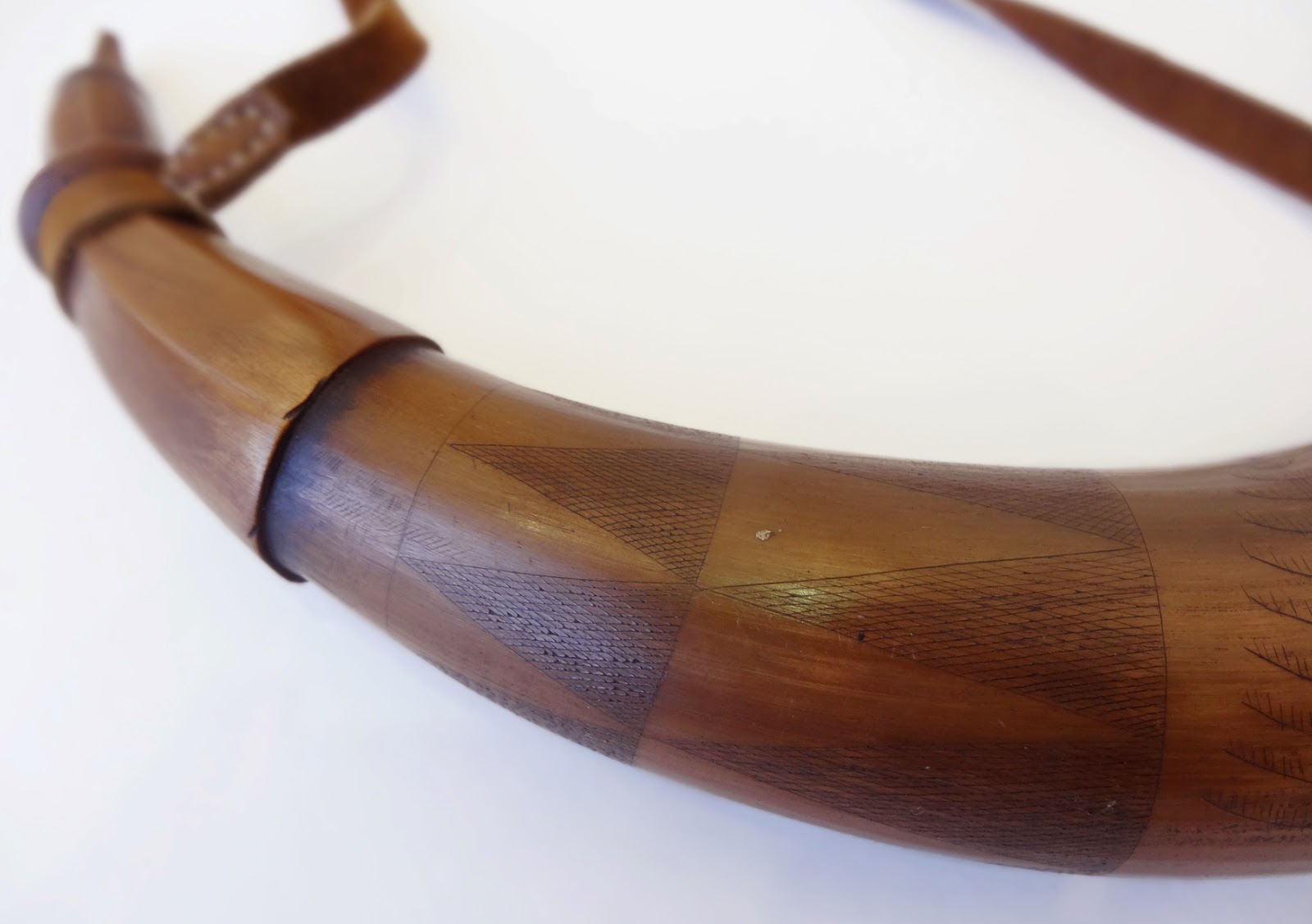 Contemporary Makers: Powder Horn by Mike Small
