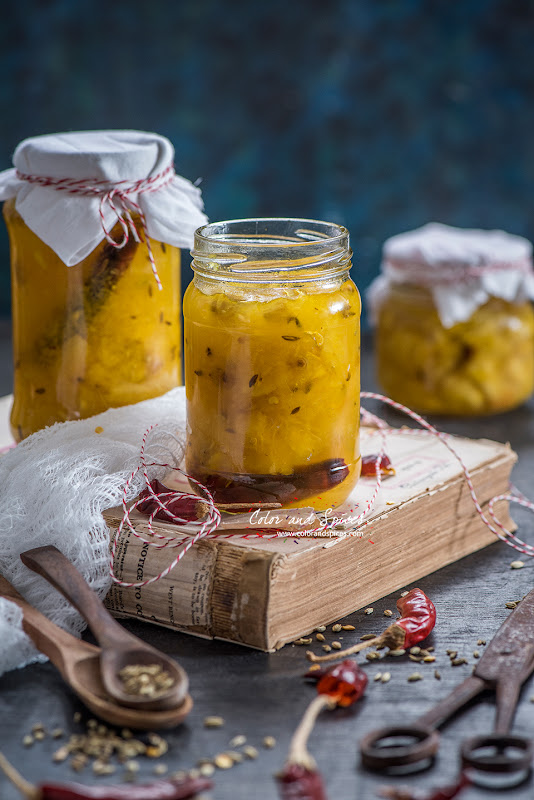 Color and Spices: Pineapple chutney...