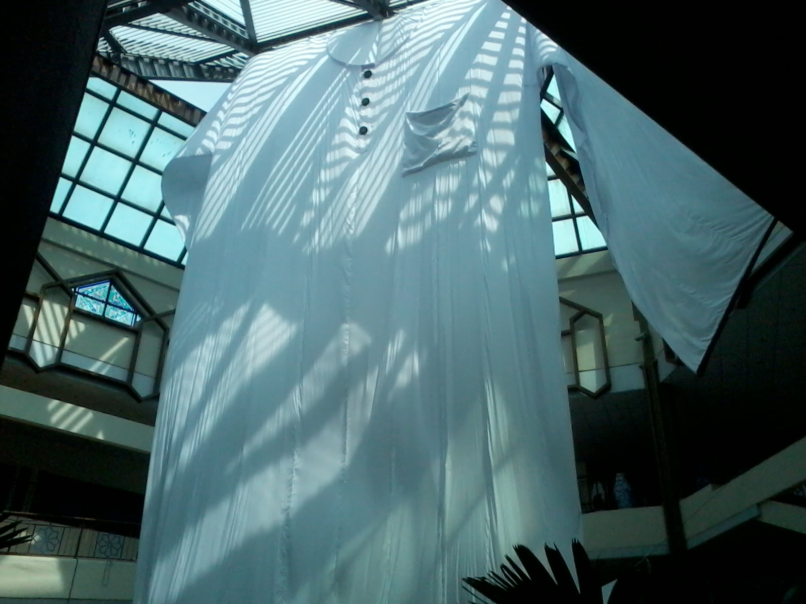 MENYUSUN SEJARAH MASA DEPAN..: REPLIKA PAKAIAN NABI ADAM A.S