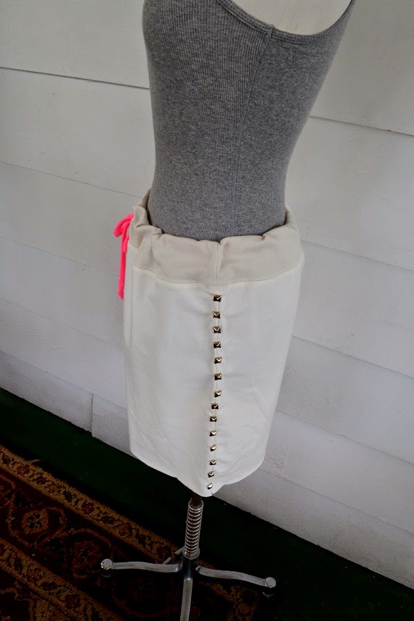 WobiSobi: Sweatshirt Re-style, Drawstring Skirt DIY.