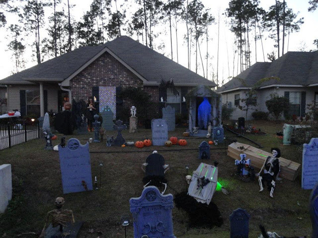 Dr. Theda's Crypt: Halloween Decorations