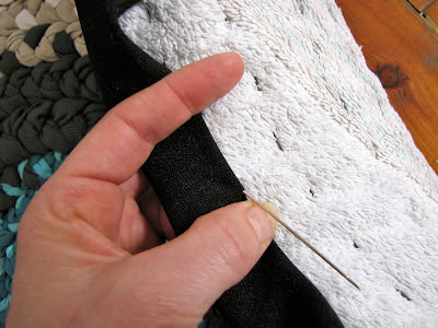 Of Dreams and Seams: Slashing that Stash: Bathroom Rug Tutorial!