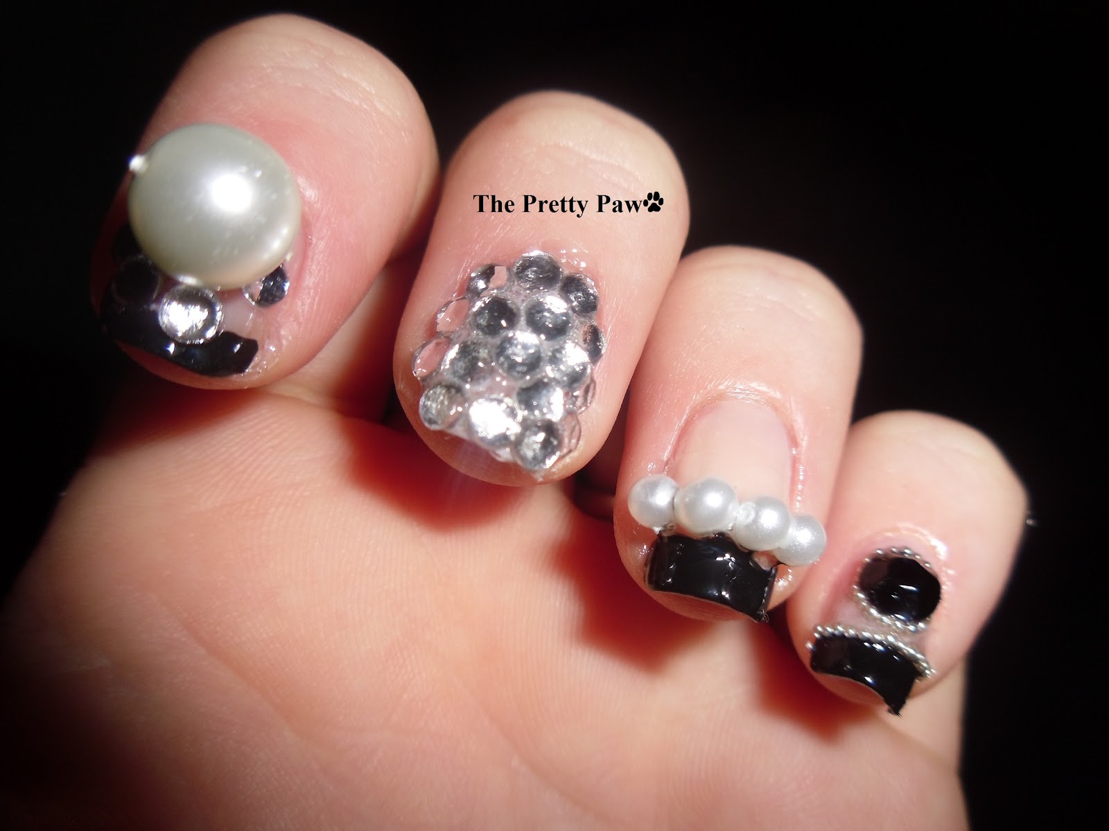 The Pretty Paw: The most gaudy nails!!