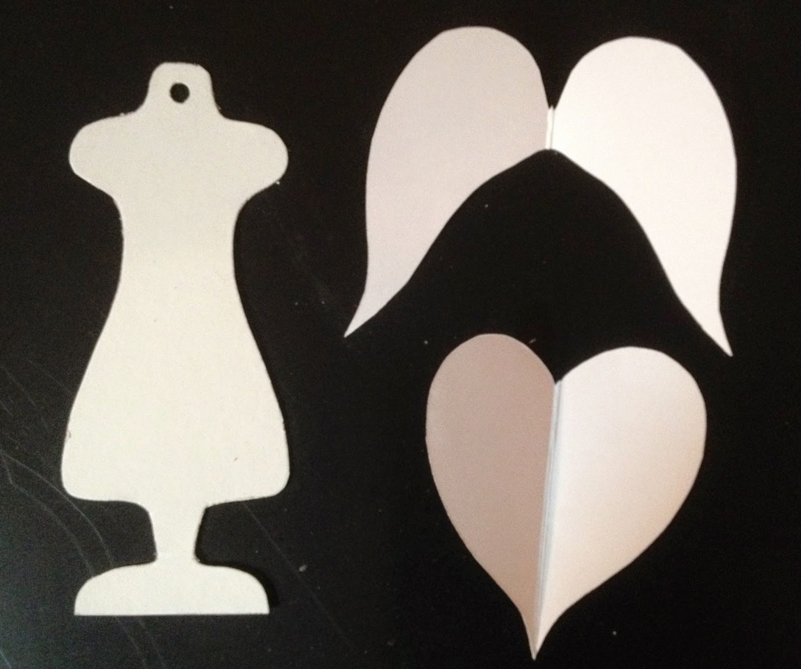 How to make your own tag and frame shapes | annes papercreations ...