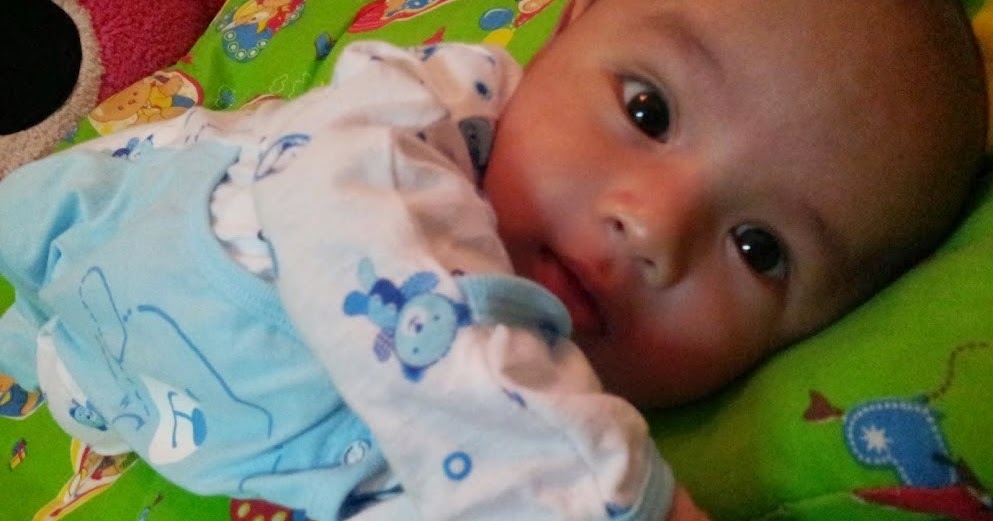 Perkembangan bayi usia 2 bulan