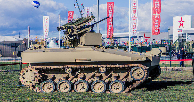 desarrollo defensa y tecnologia belica: Vídeo: así es Soratnik, el robot de combate de Kalashnikov