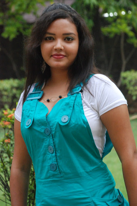 Hot And Spicy Celebrities Hot Mallu Actress Bavina In Modern Dress Cute Pictures