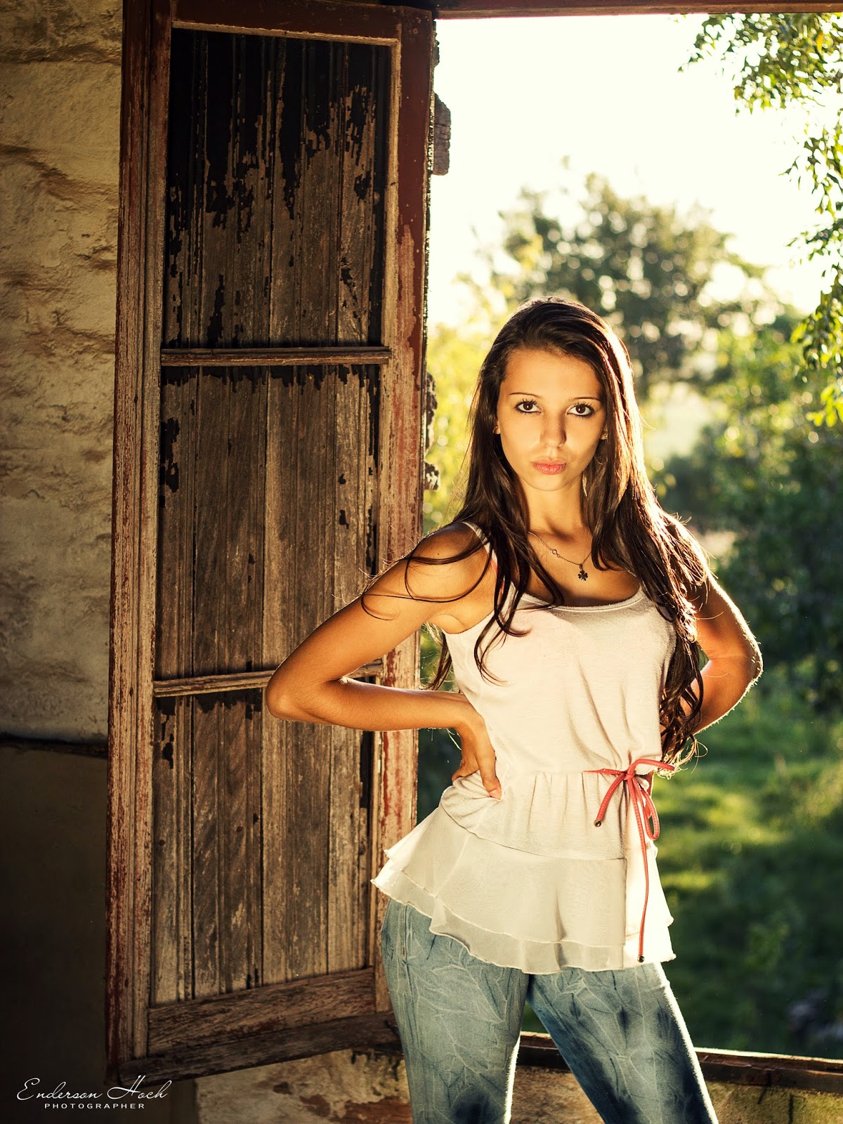 ENDERSON HOCH: Ana Caroline Moreira