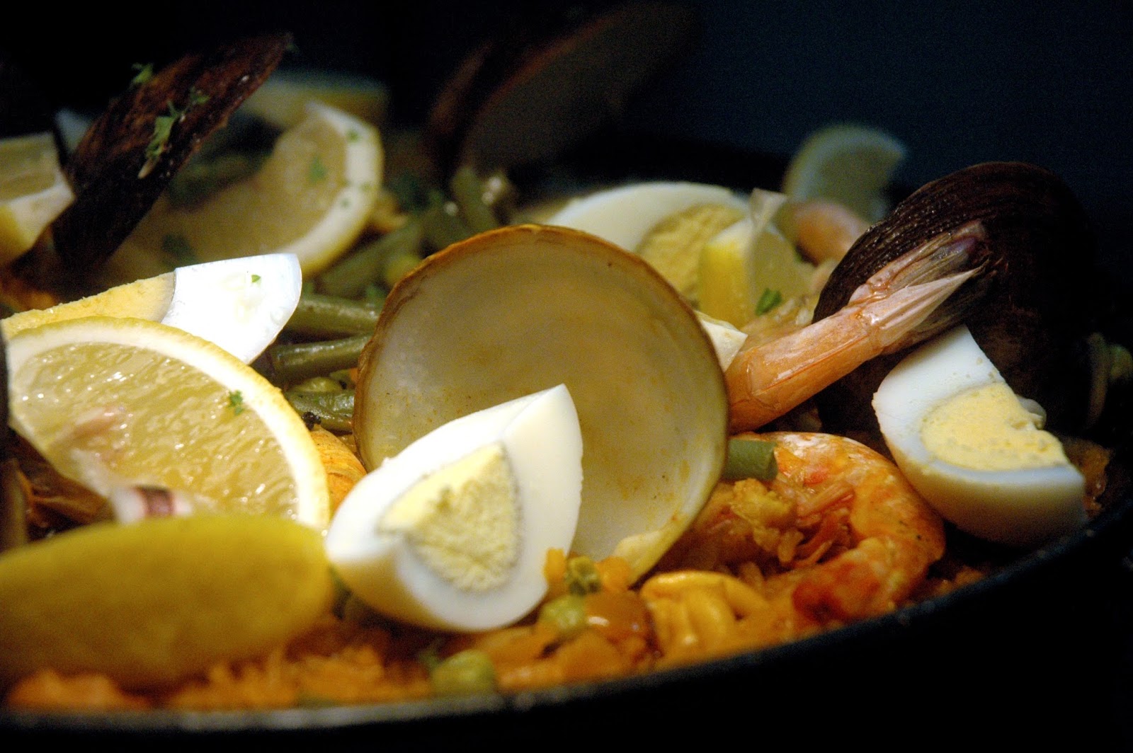 DUDE FOR FOOD: One More Shot of the Deep Blue Sea...at the Boracay ...