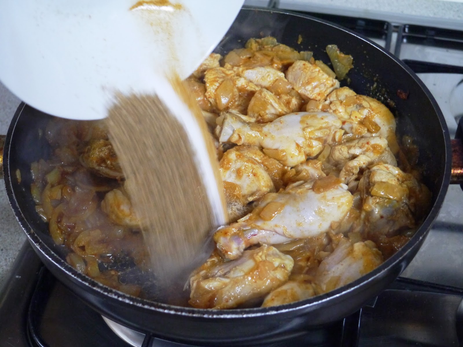 This Muslim Girl Bakes: Chicken Madras.