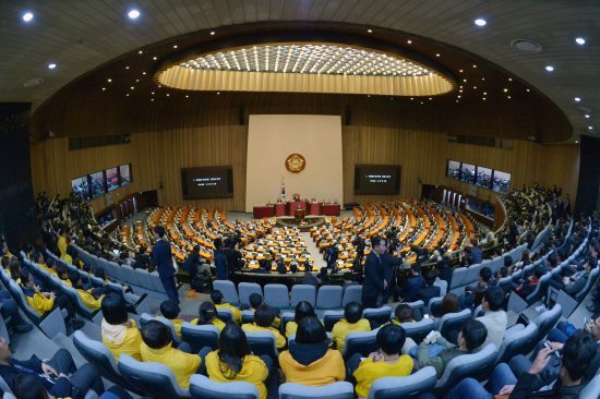 South Korean parliament votes to impeach Park Geun Hye