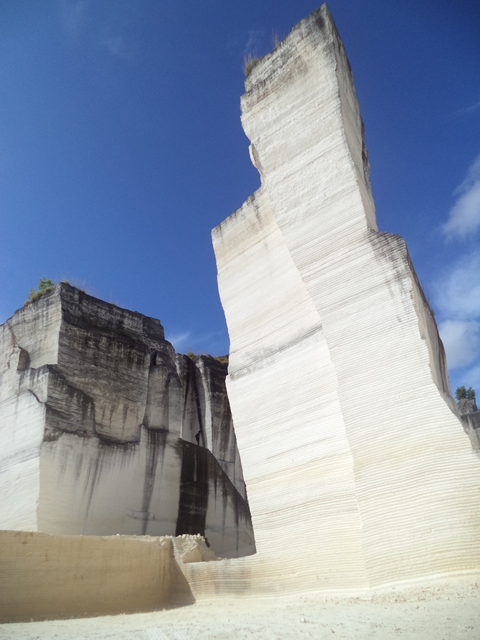 White Block Art - Seni Batu Kapur - Emak Mbolang