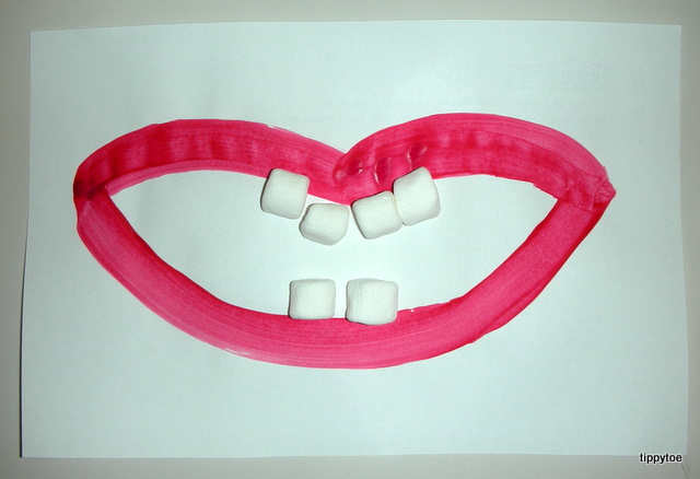 Tippytoe Crafts: Marshmallow Mouths
