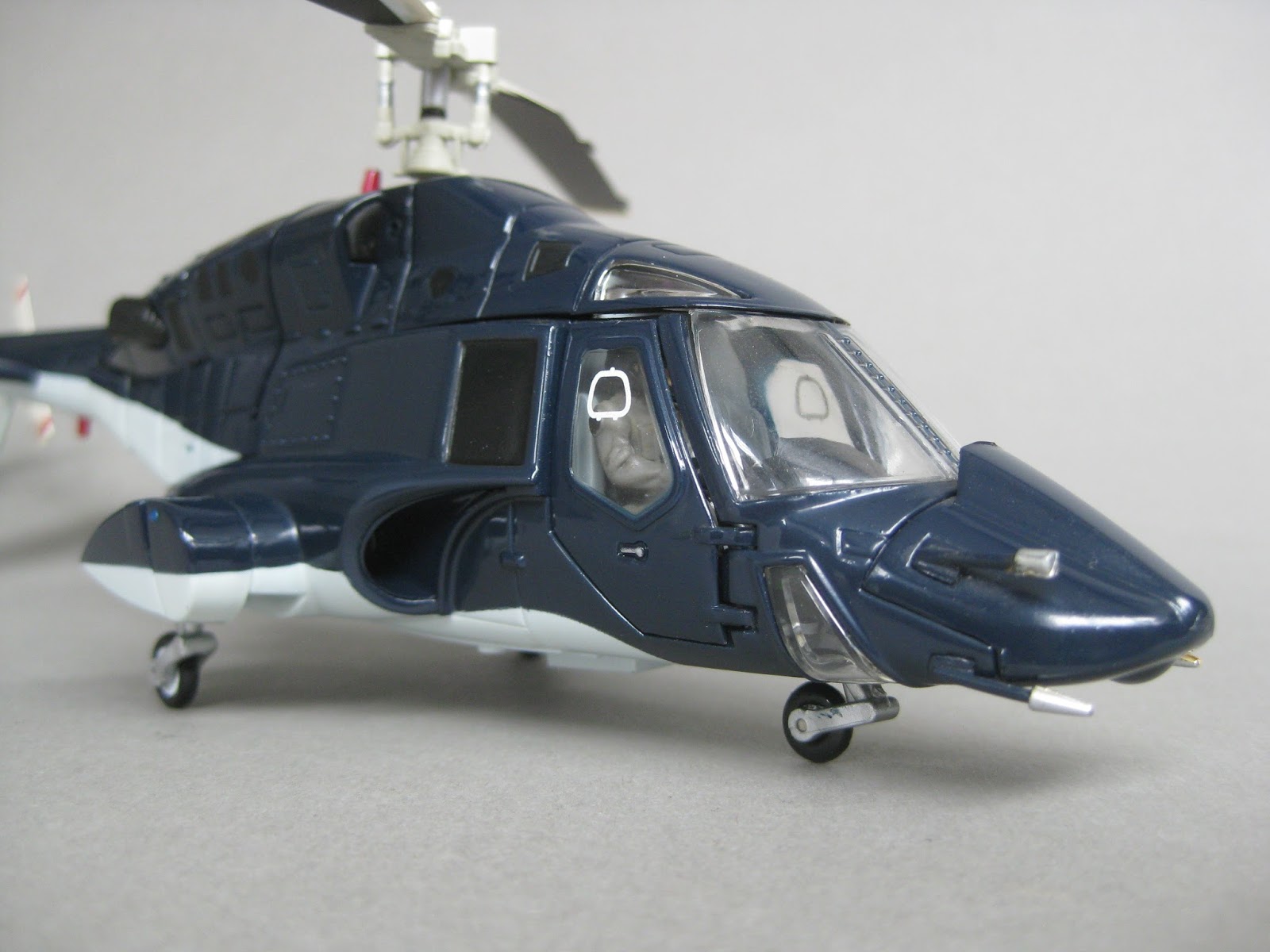 deSMOnd Collection: Aoshima 1/48 "Airwolf" Diecast Model SGM-08 Pt.2