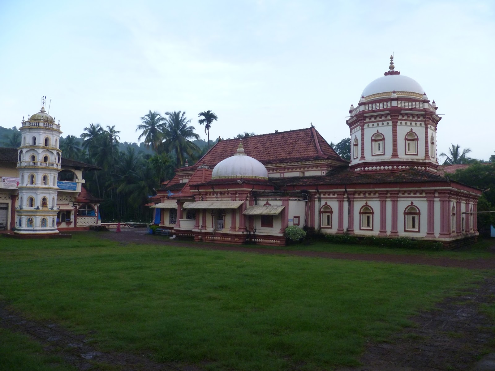 Stray thoughts.....: Nagesh Maharudra Temple at Nageshi, Ponda.