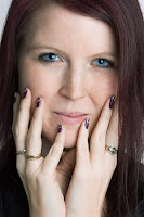 [Buchvorstellung] Jessica Raven - Love goes around "Delena & Matthew"