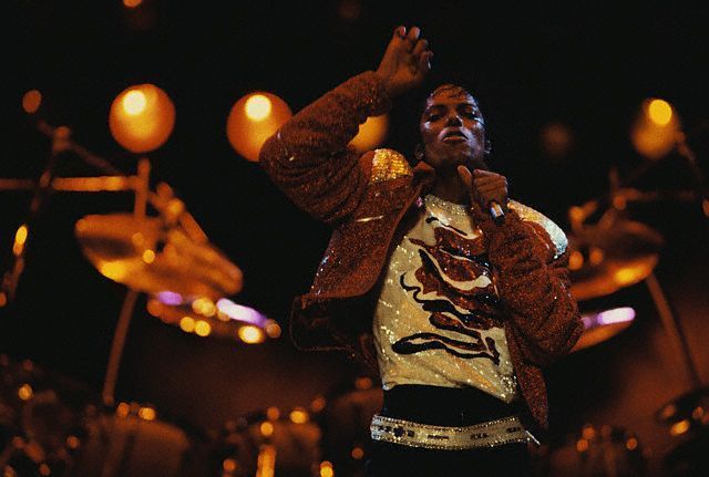 MJJ Photo Gallery: Michael Jackson - Victory Tour (The Jackson Tour)