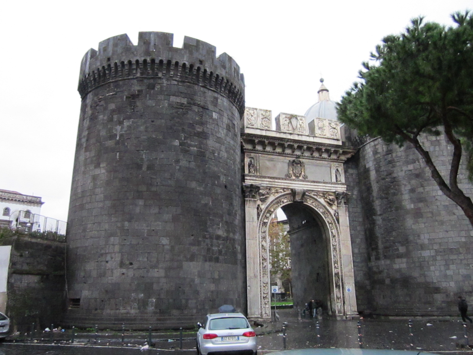 Netherley Traveling...home and away: Naples - Porta Capuana