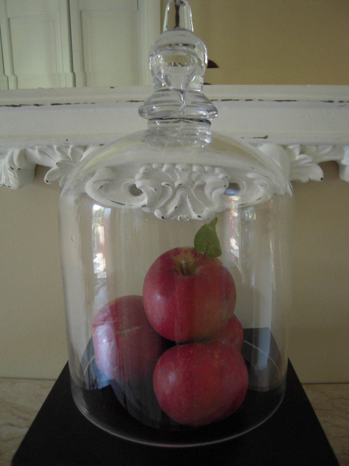 The House and Garden: It's all about decorating with apples