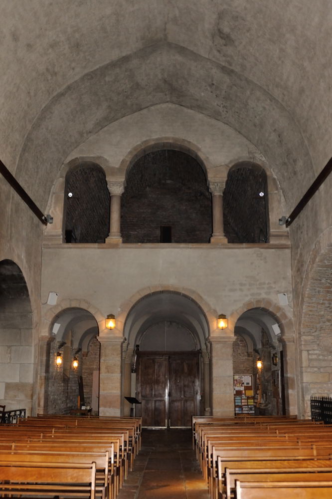 A Glossary of Romanesque Architecture: Tribune (tribune)