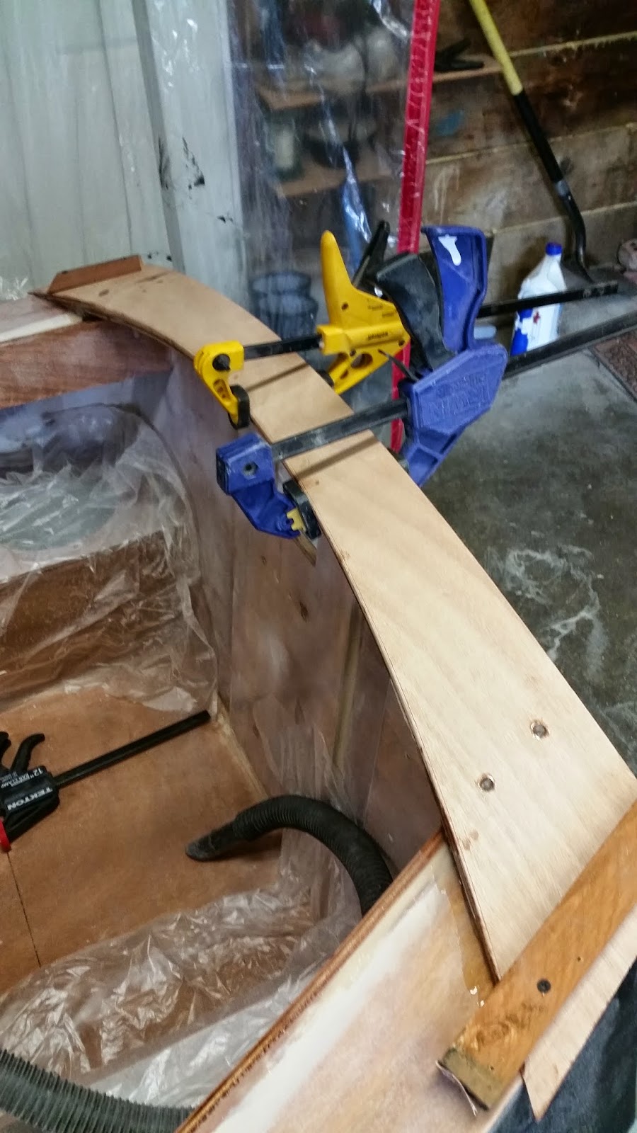 Sailing Scamp 284: Transom cap installed