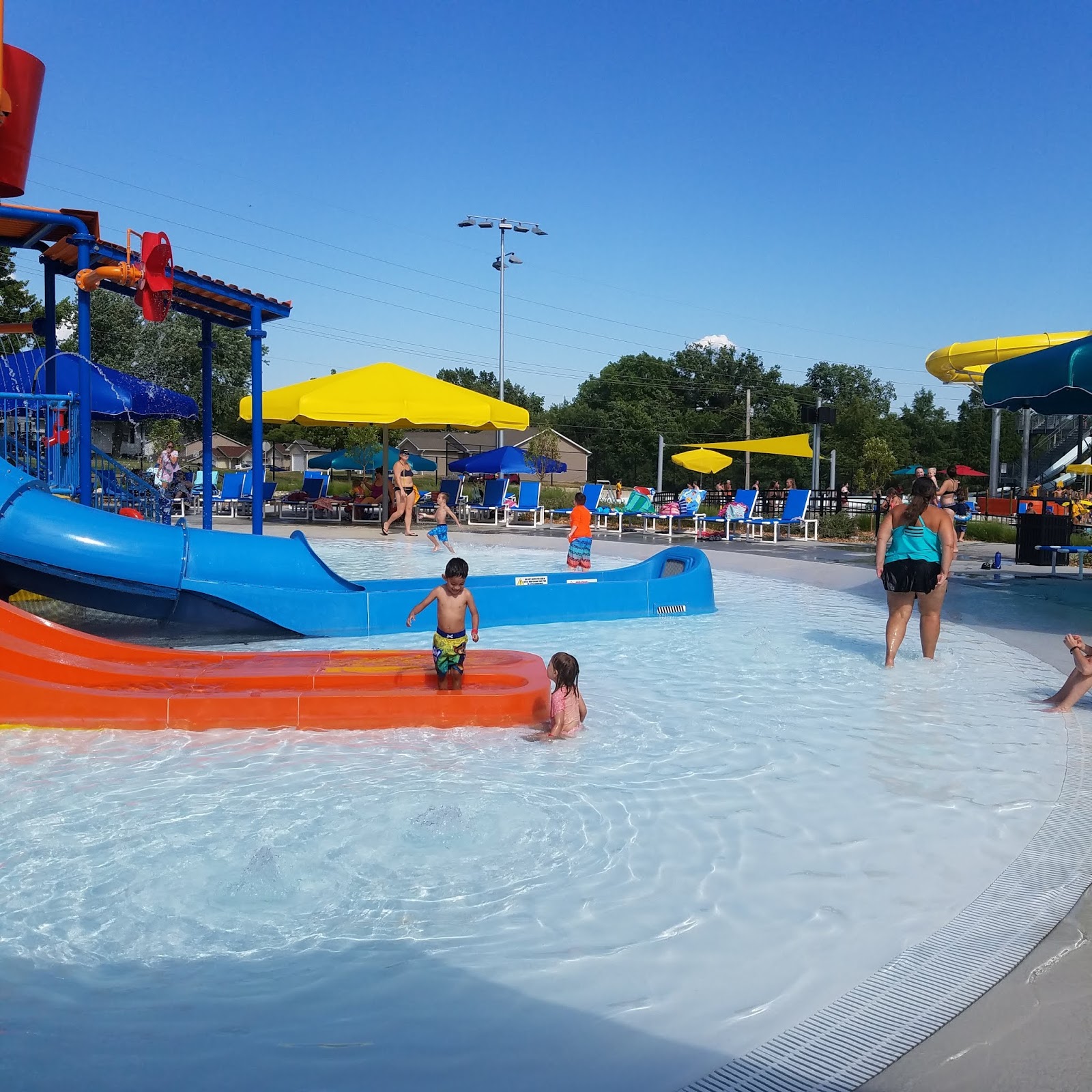 Play St. Louis: Wapelhorst Aquatic Facility, St. Charles