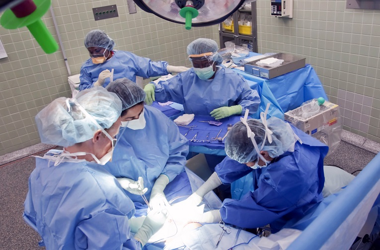 Complications - When Doctor Commits Mistakes