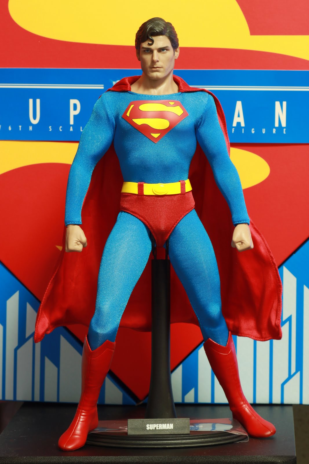 TSR: HotToys : SUPERMAN - Memory of Christopher Reeve