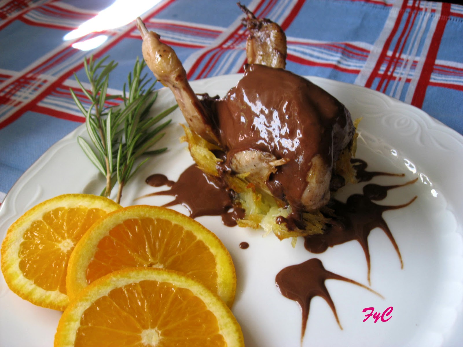 FresayCanela: Codornices Rellenas con Salsa de Chocolate