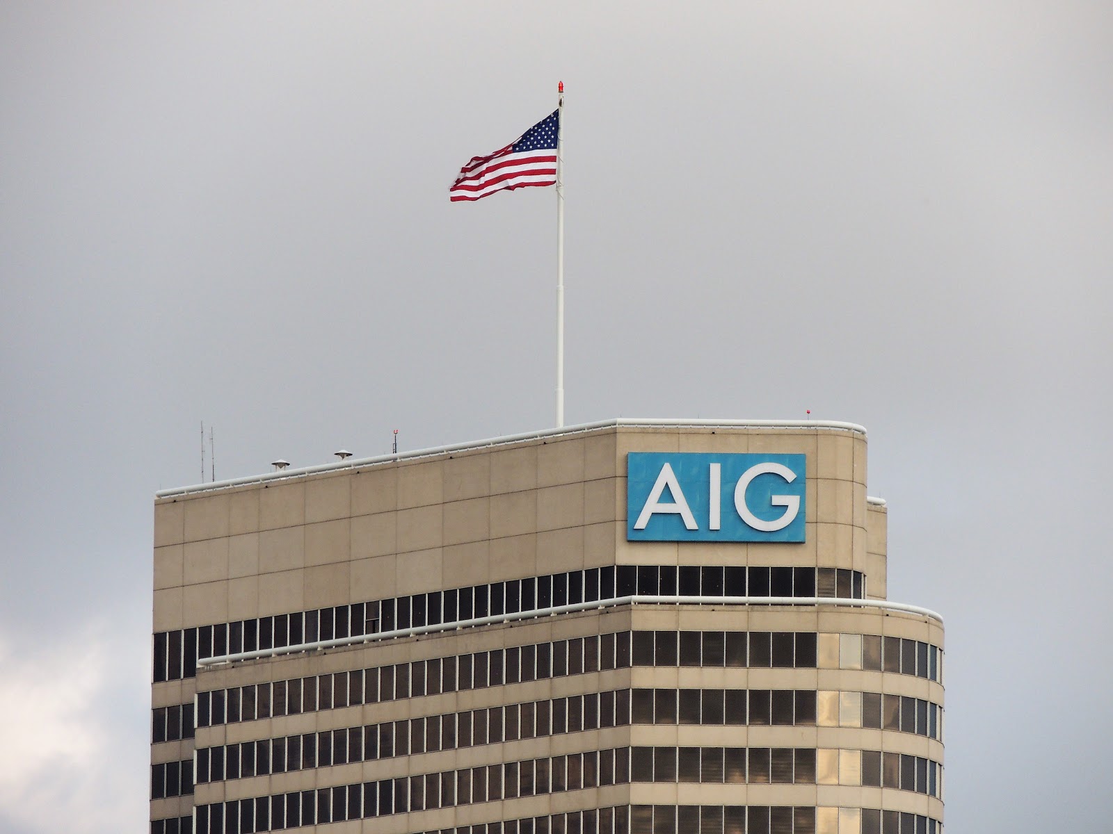 Houston in Pics: AIG Tower seen from Shepherd Drive
