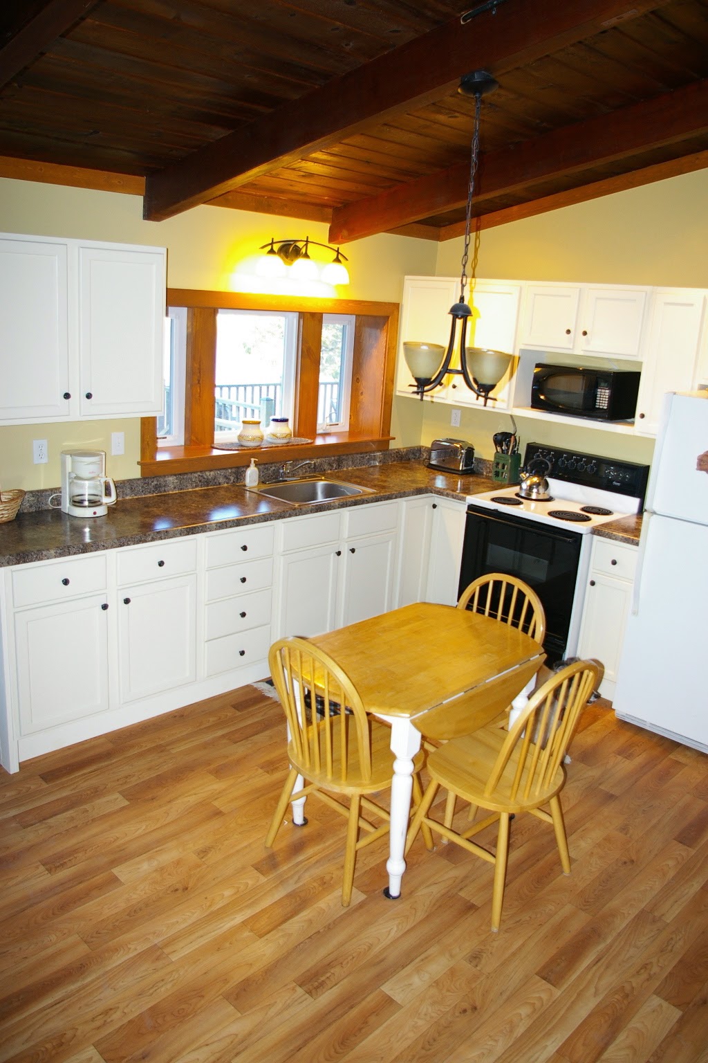 Spring Lake Cabin: Beautiful renovated lakefront cabin for sale $154,900