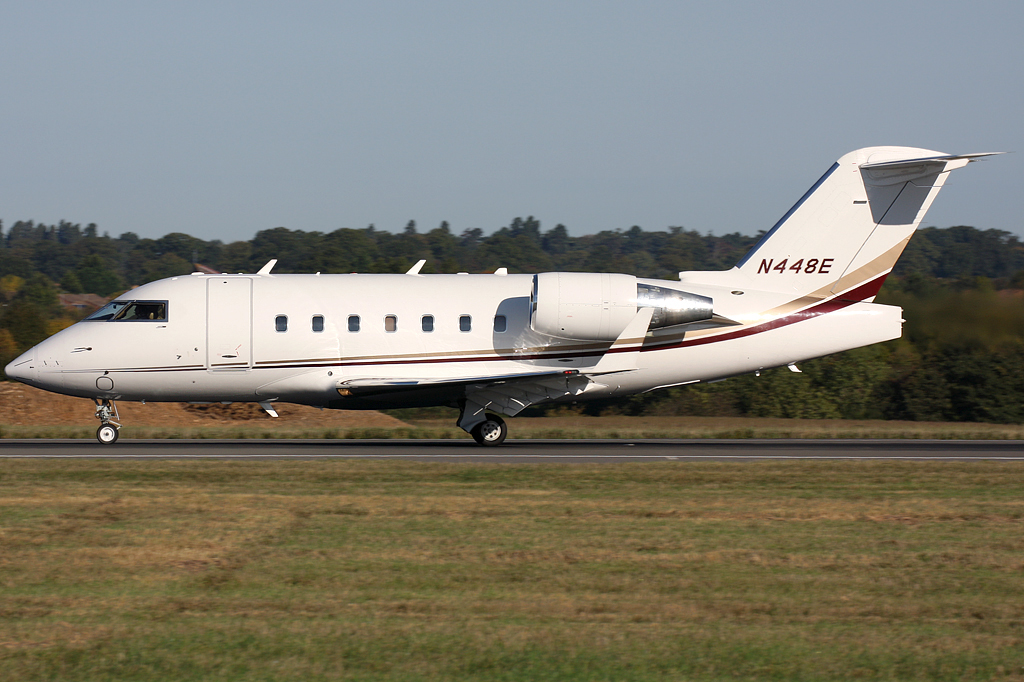 WORLD AIRCRAFT IMAGES by Terry Wade: N448E CL60 EGGW (London Luton) 09 ...
