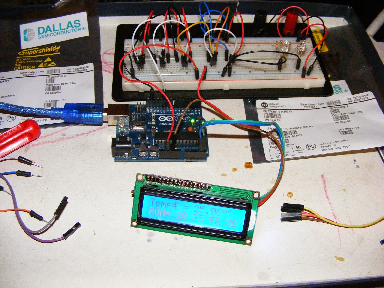 Nicu FLORICA (niq_ro): Mai multi senzori de tip DS18B20 (sau MAX31820 ...