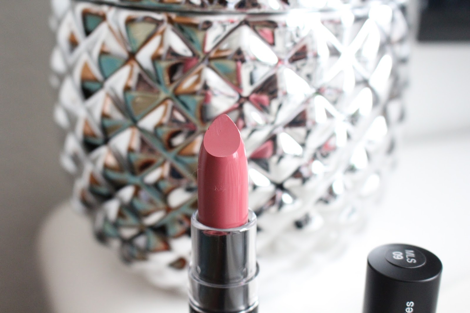 Matte Lipstick, le rouge à lèvres longue tenue de NYX — Lovely February